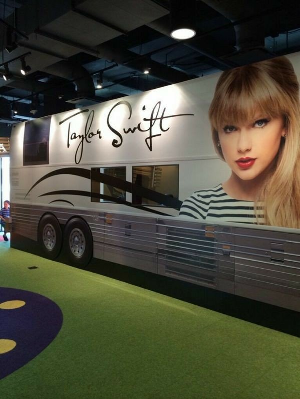 Famous Celebrity Tour Buses Through the Years – Clever Journeys