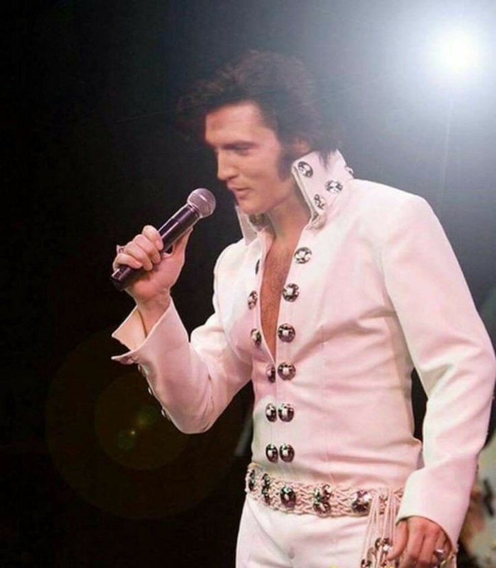 Elvis Presley: Rare Shots From the 1970s – Clever Journeys