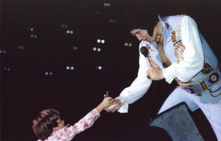 Elvis Presley: Rare Shots From the 1970s – Clever Journeys