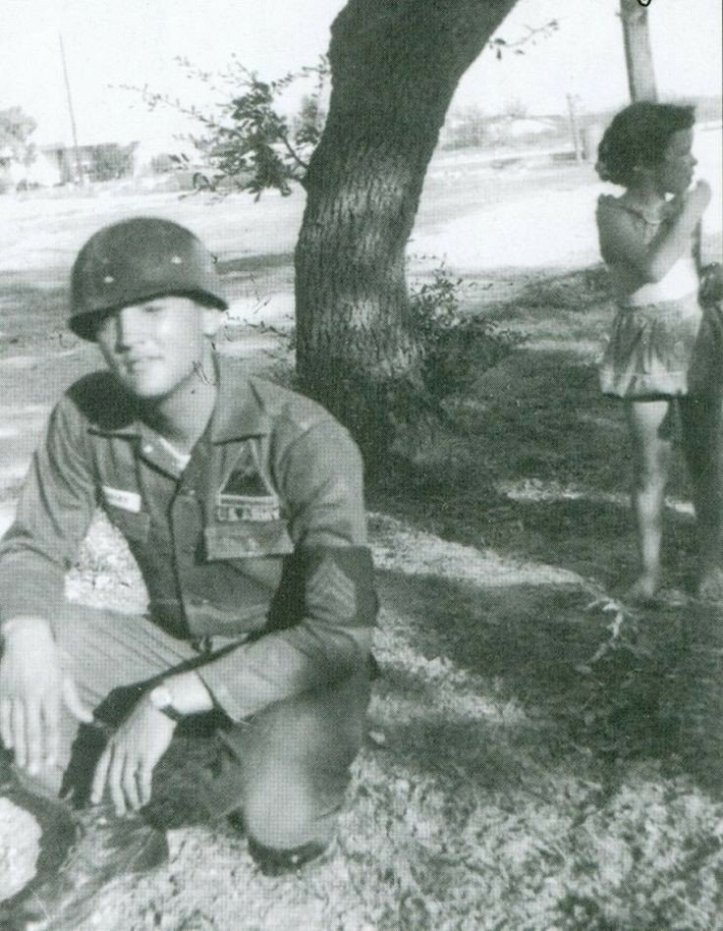 25 MORE Rare Photos of Elvis Presley in the Army – Clever Journeys