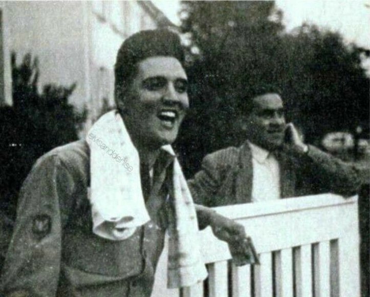 25 MORE Rare Photos of Elvis Presley in the Army – Clever Journeys
