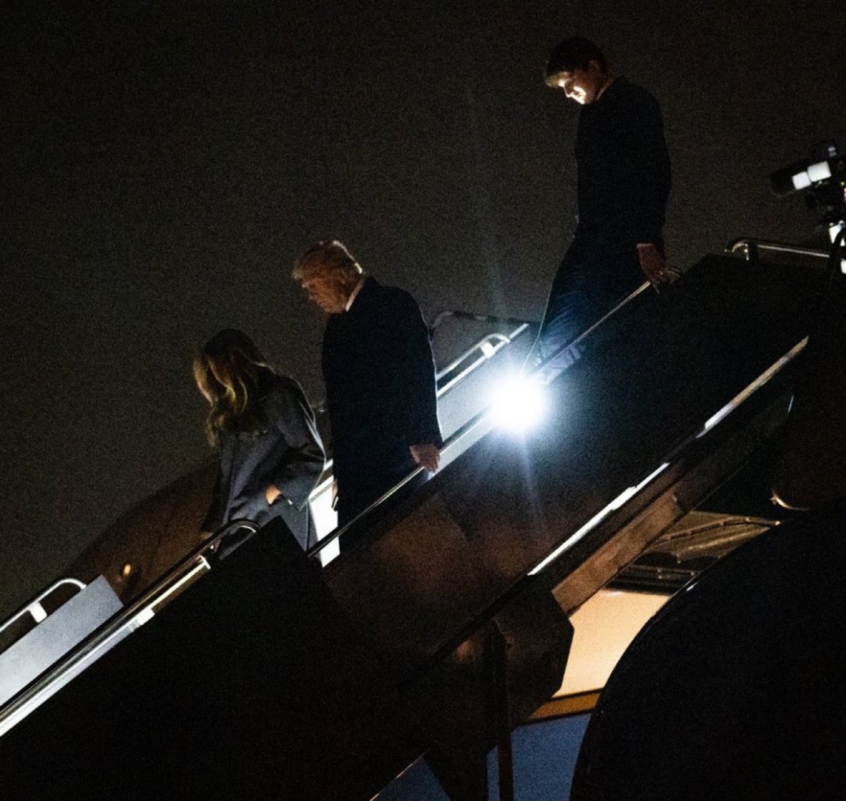 Donald, Melania & Barron Trump Touchdown in D.C. on Air Force One ...