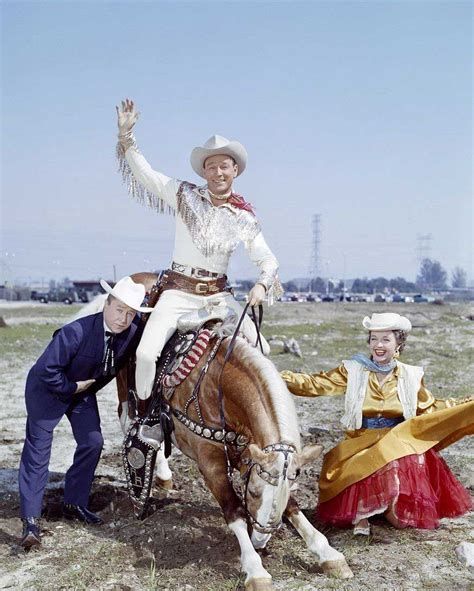 Dale Evans, with Roy Rogers, was an American Icon – Clever Journeys