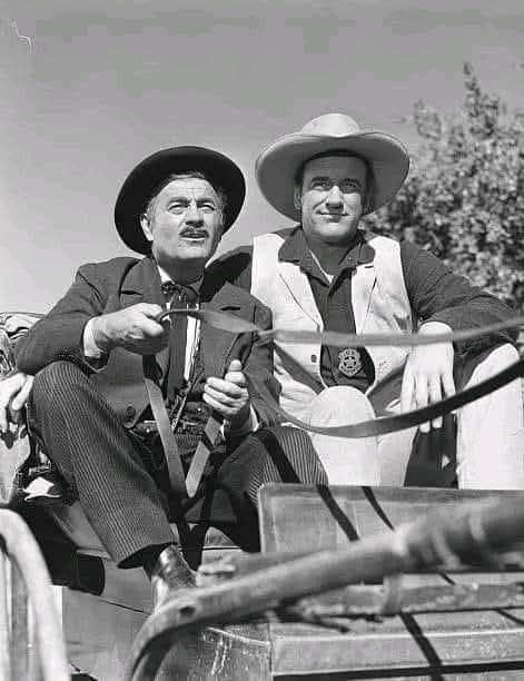 Milburn Stone Was Gunsmoke’s Trusty Doc Adams – Clever Journeys
